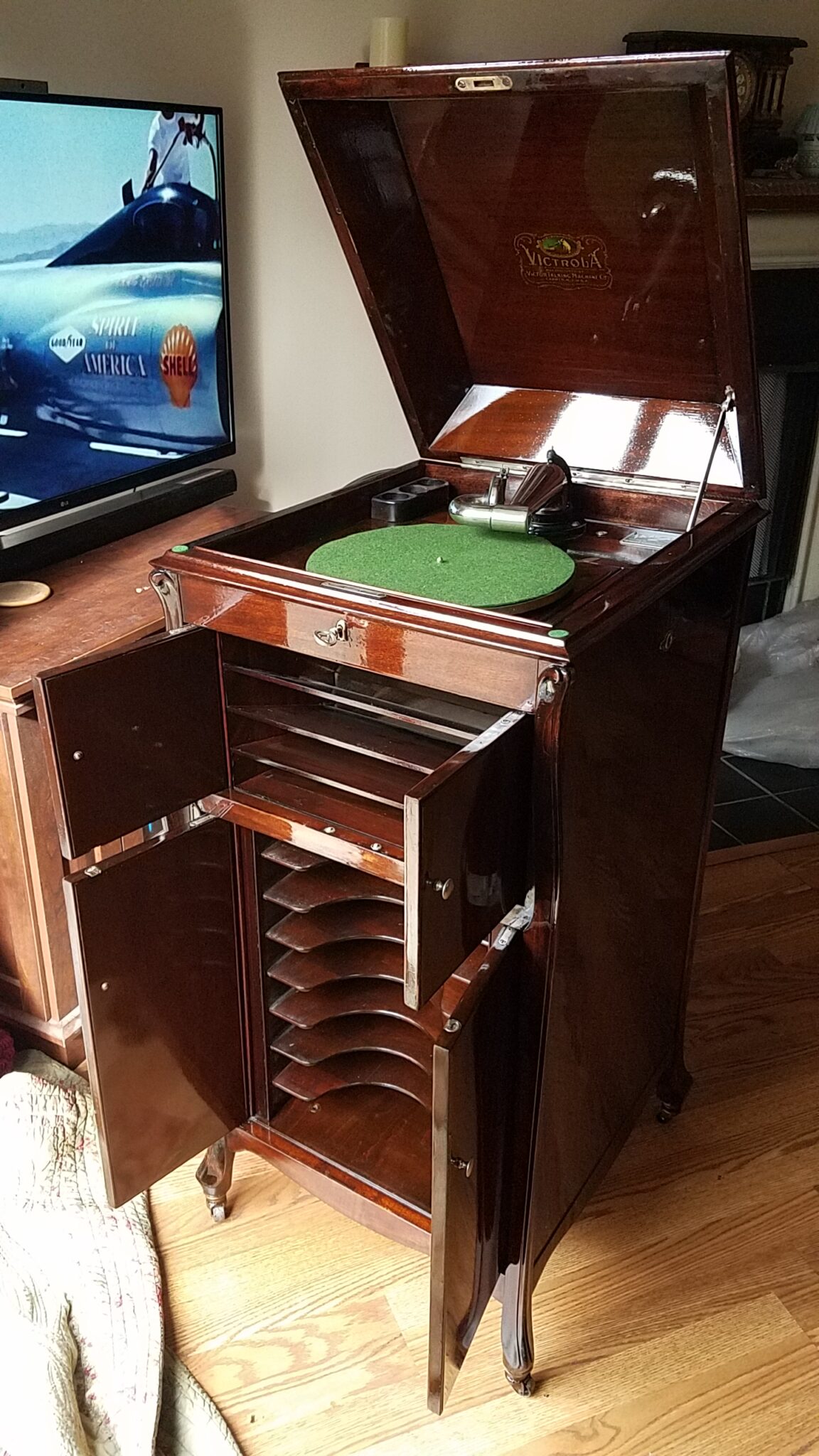 1921 Victrola VV-100 - Mahogany - New England Victrola LLC