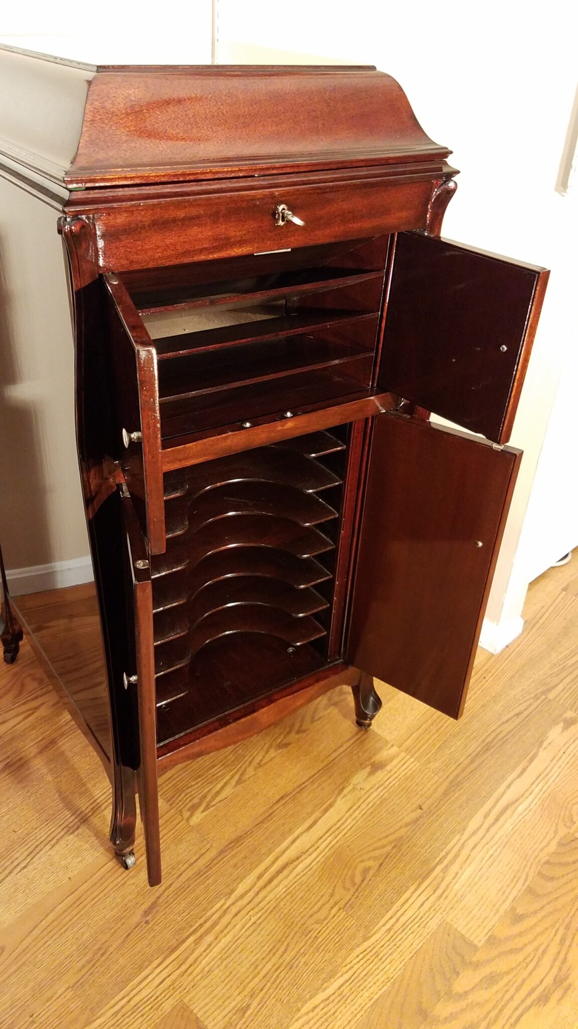 1921 Victrola VV-100 - Mahogany - New England Victrola LLC