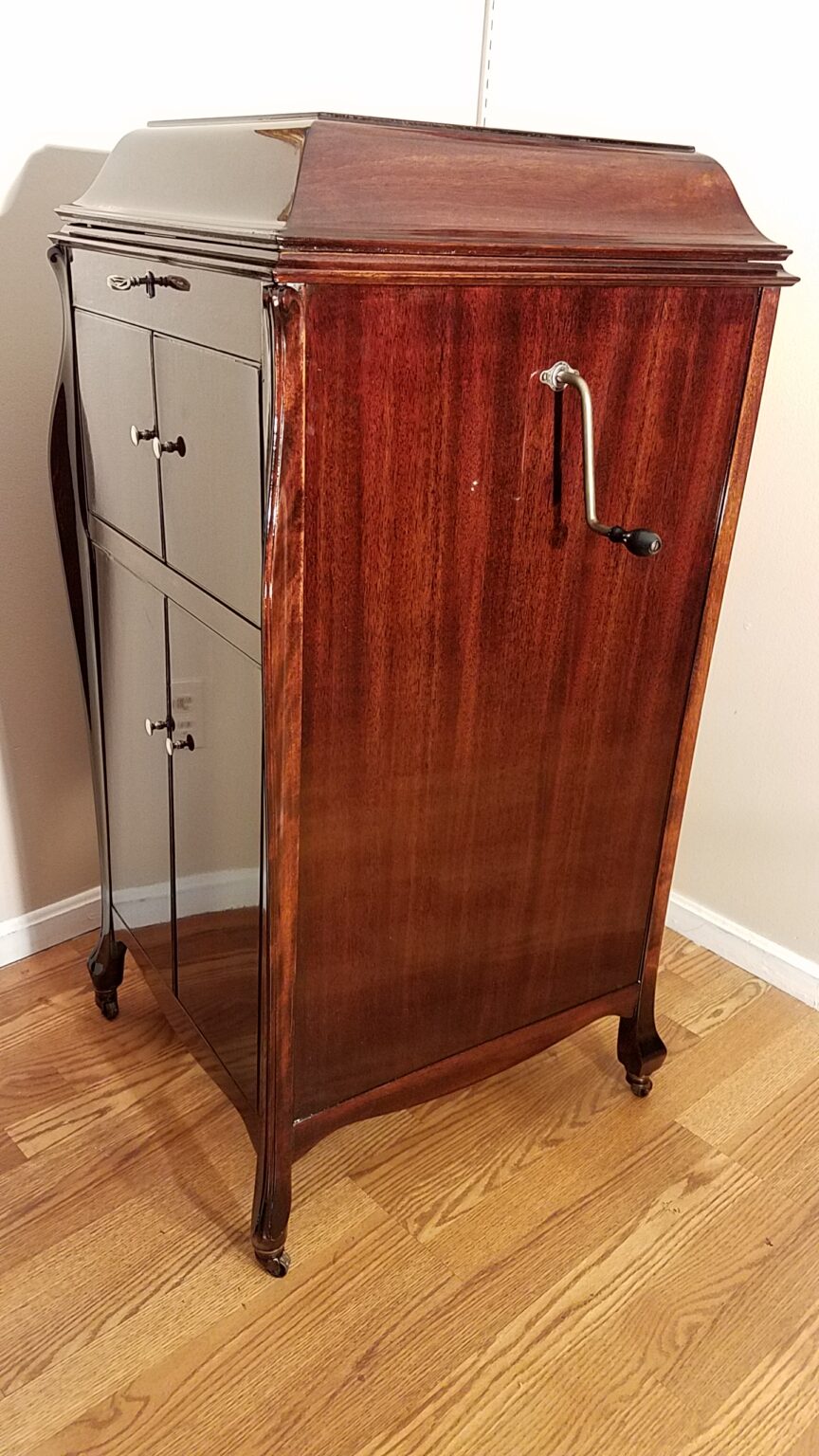 1921 Victrola VV-100 - Mahogany - New England Victrola LLC