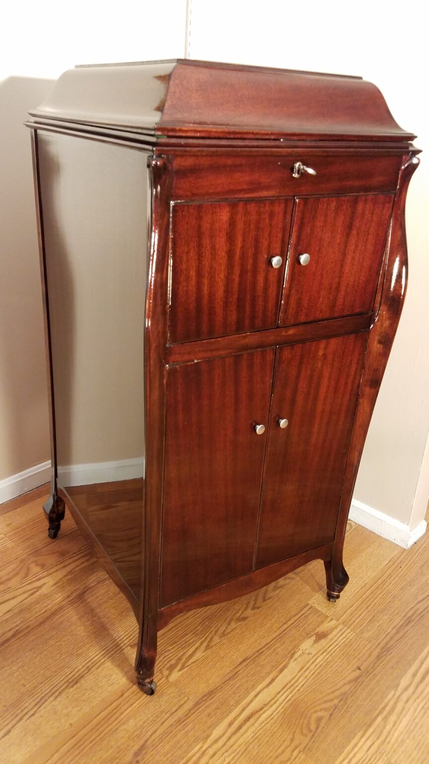 1921 Victrola VV-100 - Mahogany - New England Victrola LLC