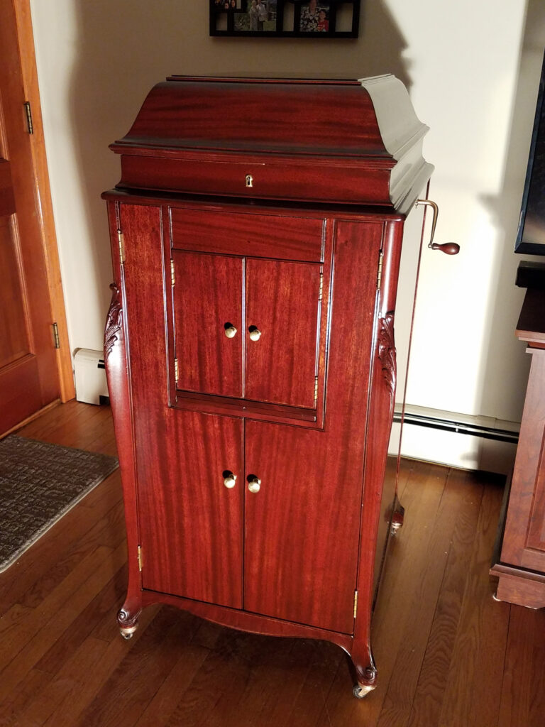 1912 Victrola VV-XVI L Door - Red Mahogany - New England Victrola LLC