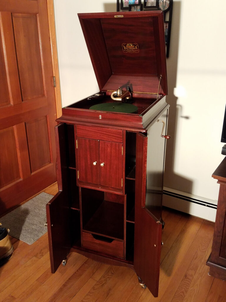 1912 Victrola VV-XVI L Door - Red Mahogany - New England Victrola LLC