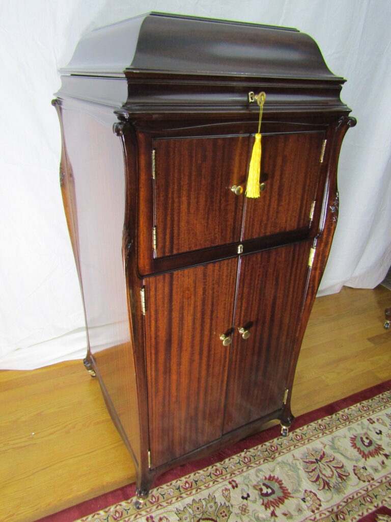 1917 Victrola VV-XVI - English Brown Mahogany - New England Victrola LLC